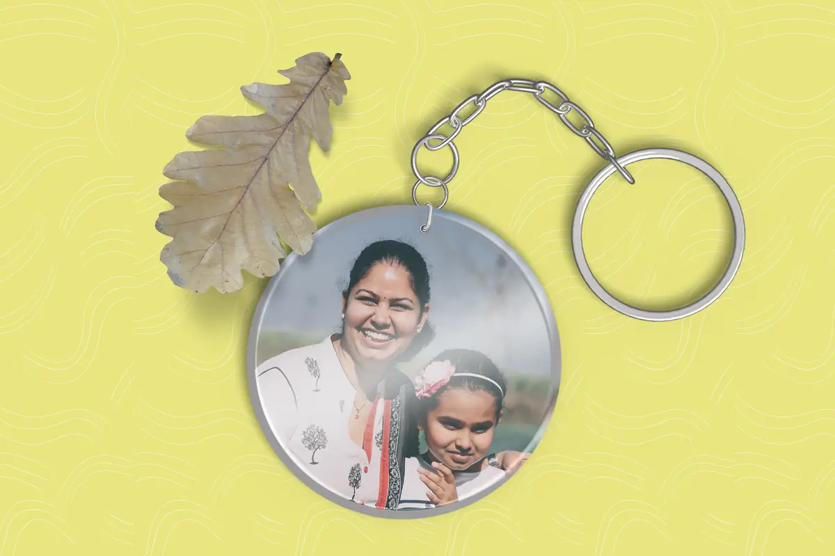 Acrylic Circle Keychain - Buy Circular Acrylic Photo Keychains Online ...