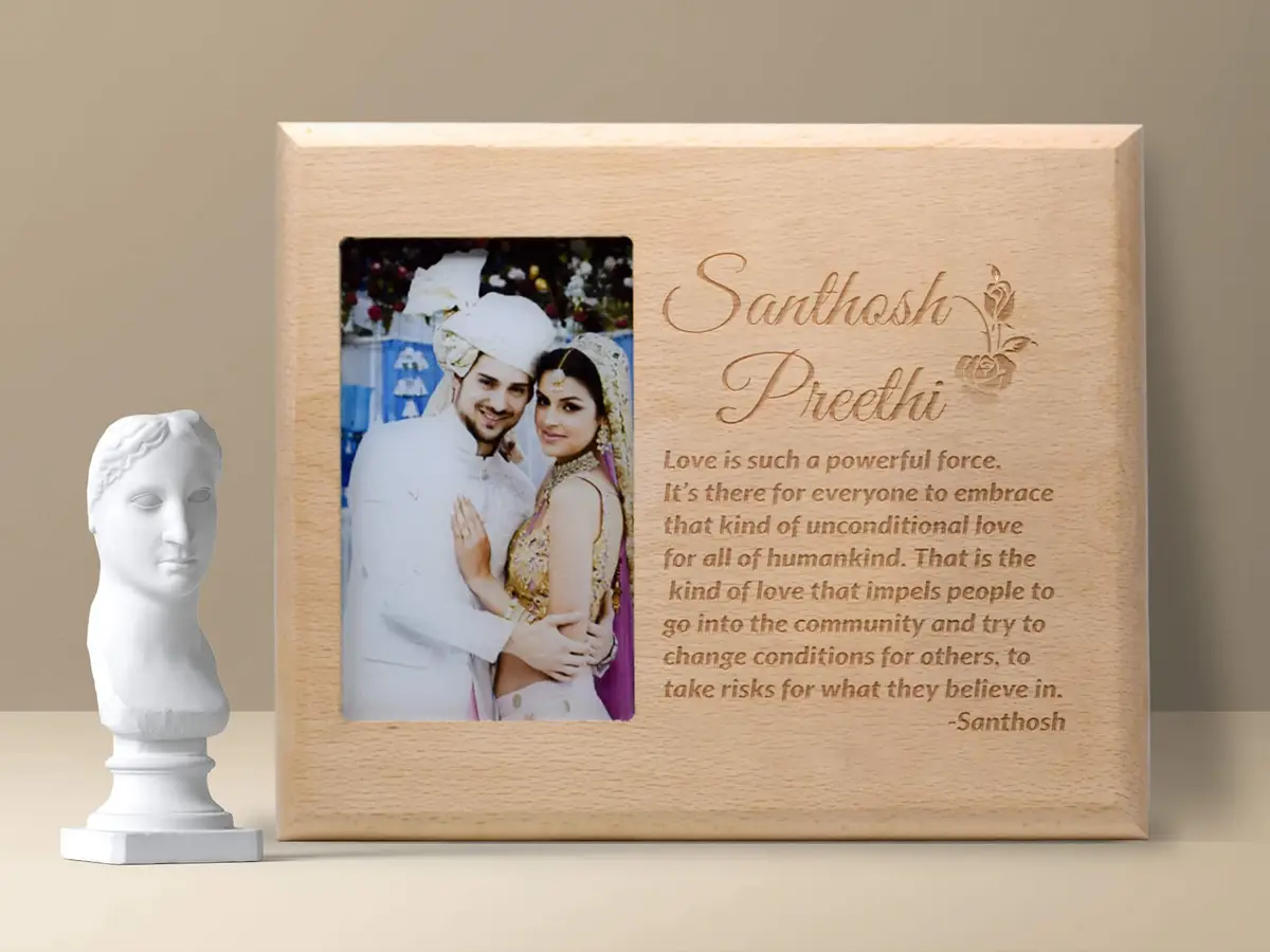 Get Engraved Wooden Photo Plaques at best price | Printo
