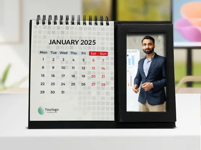 Buy Personalized Desktop & Wall Calendars Online | Printo